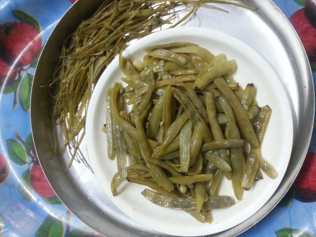 Goru chikkudu thalimpu (Cluster beans curry) – Uma's Recipes Corner!