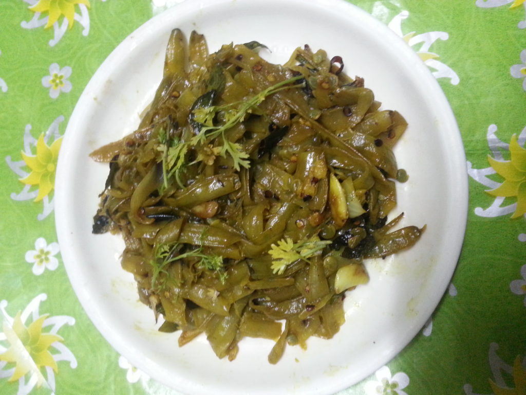 Goru chikkudu thalimpu (Cluster beans curry) – Uma's Recipes Corner!