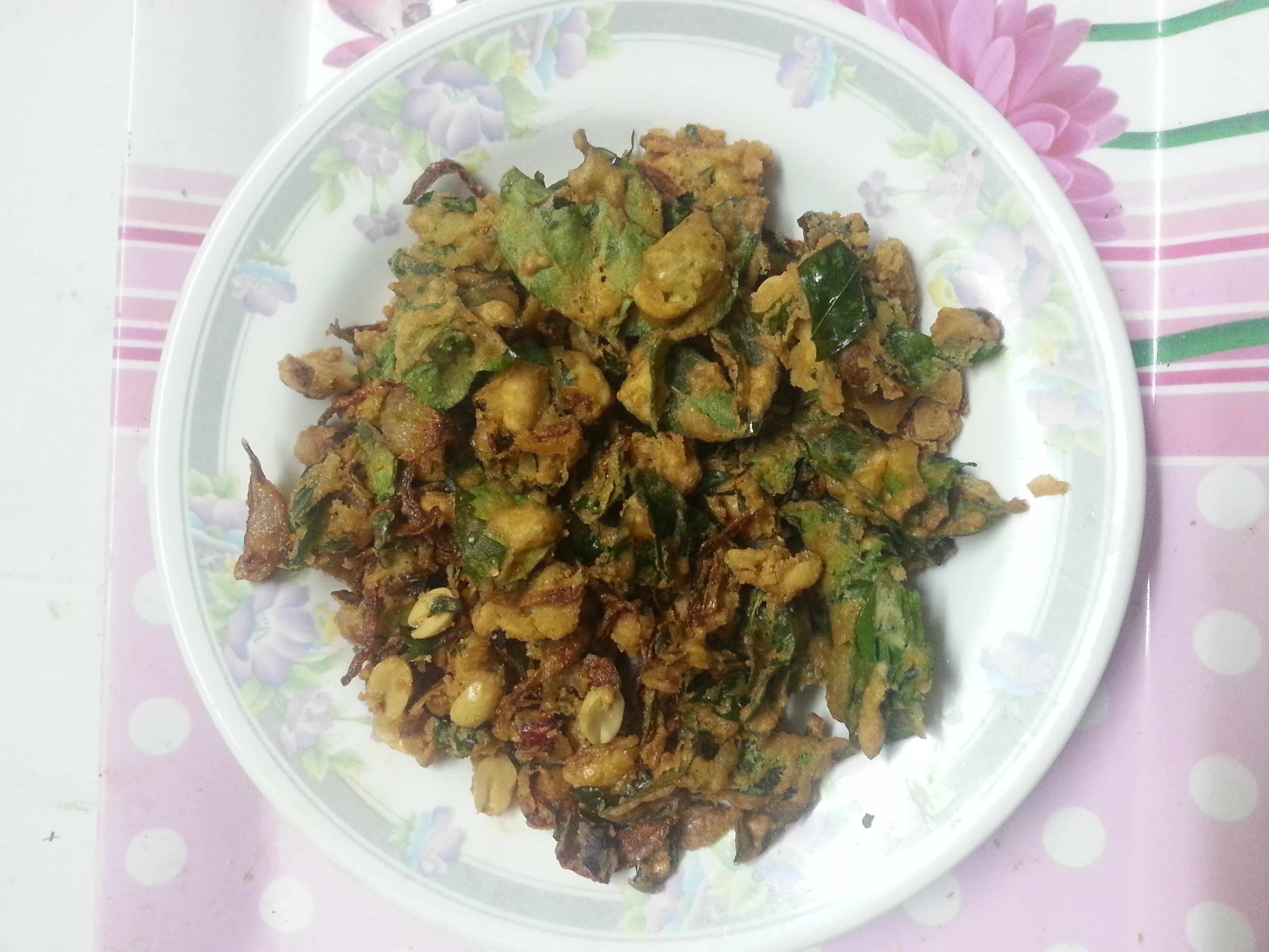 Crispy, curry leaves and peanut pakoda – Uma's Recipes Corner!